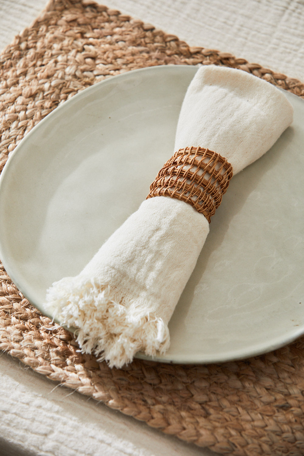 Set of 4 ecru cotton Layer napkins - Calma House.